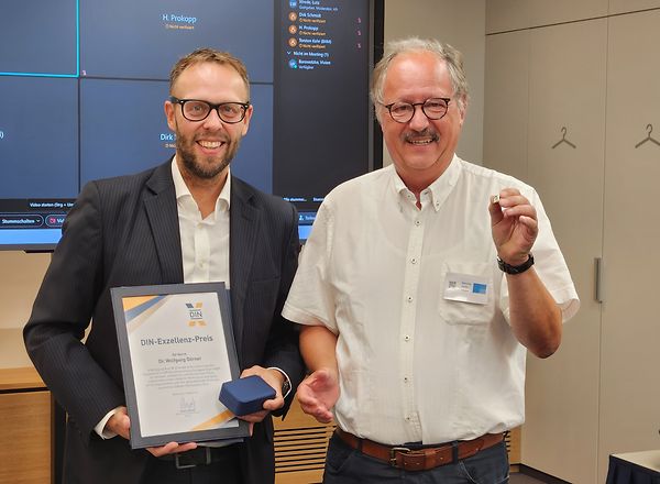 Verleihung des DIN-Exzellenz-Preises an Dr. Wolfgang Dörner